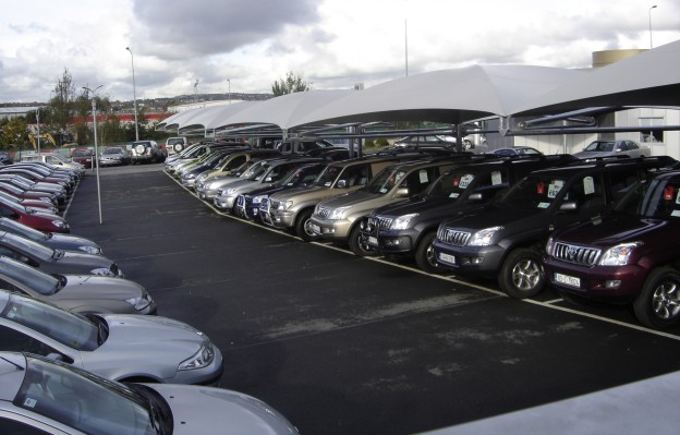 Des abris voitures adaptés à chaque besoin des concessionnaires automobiles