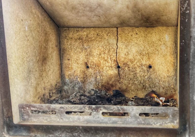 Comment préparer le premier feu de la saison dans votre poêle à bois